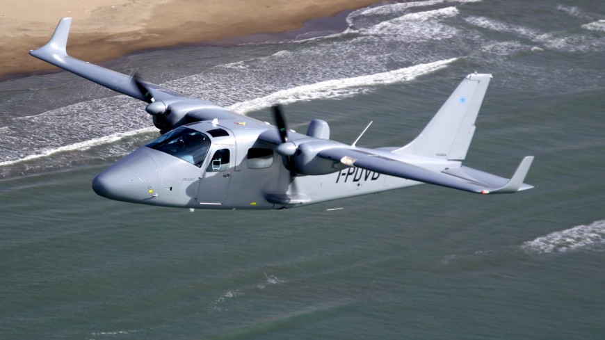 Desarrollo y Defensa: Indra completa el desarrollo de su avión ligero ...