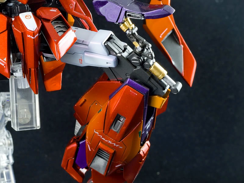 Custom Build: 1/100 MSZ-006-P2/3C Zeta Gundam P2/3C Type "Red Snake's ...