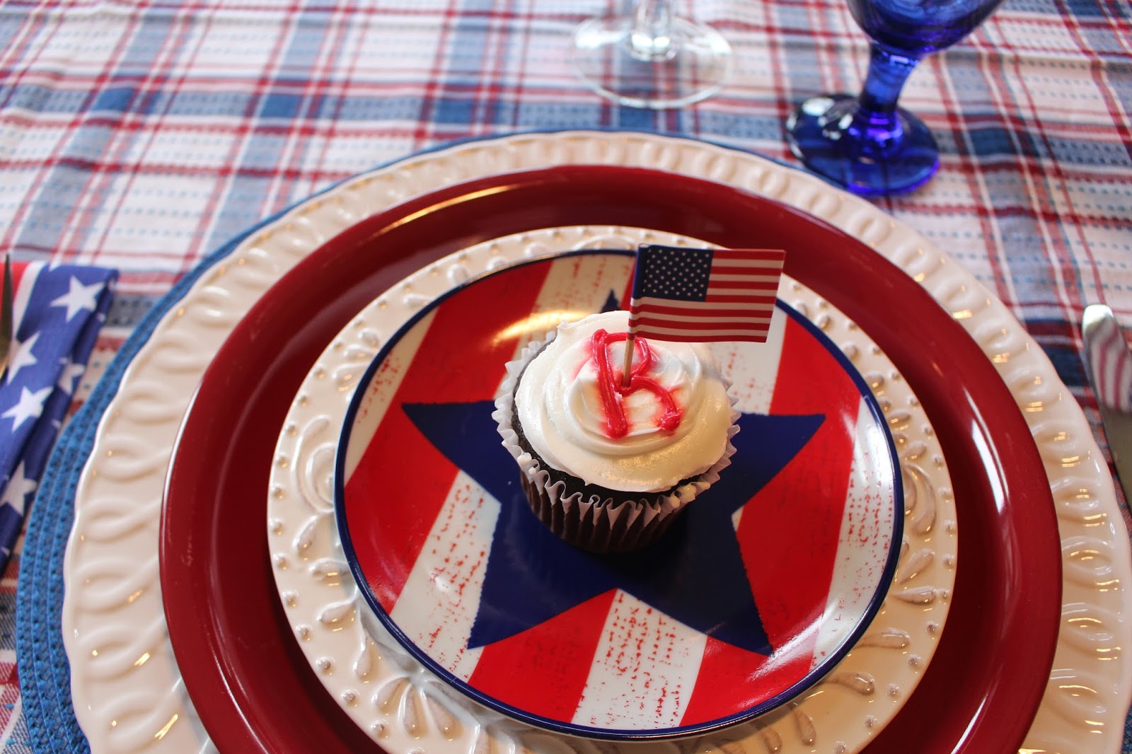 Designs by Pinky: A Patriotic Table for the 4th!