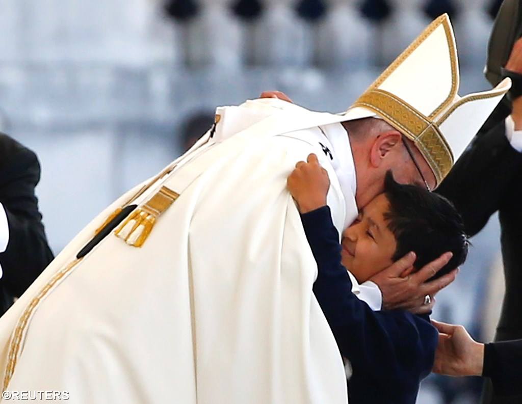 El Blog de Fred L. Alvarez: Misión cumplida, el papa deja Fátima