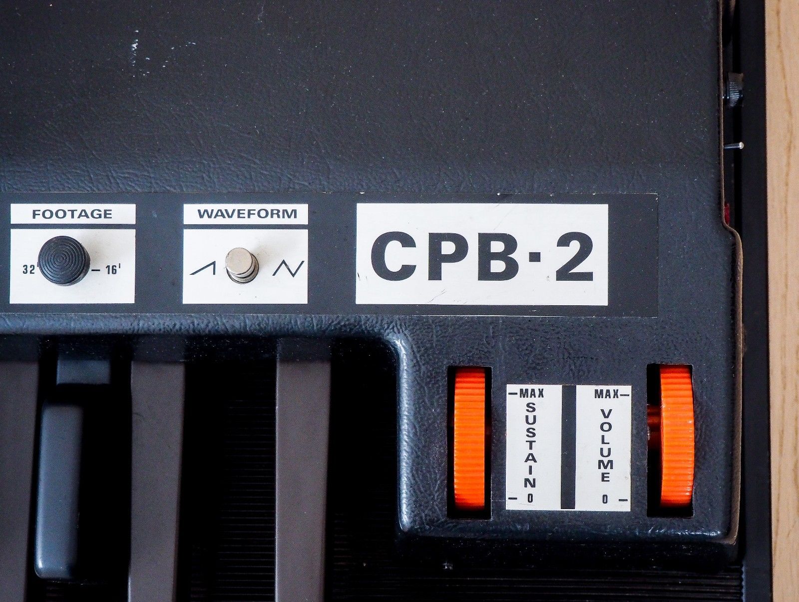 MATRIXSYNTH: 1970s Crumar CPB-2 Synthesizer Powered Bass Pedals