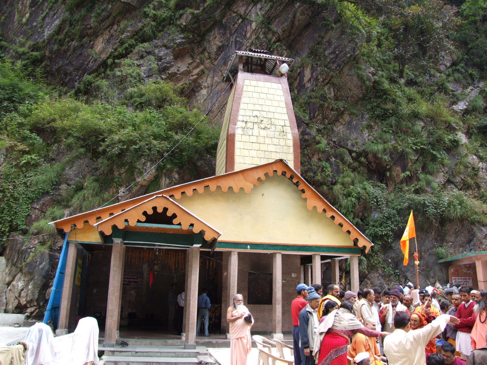 Yamunotri - Religious Hill Station of Uttarakhand