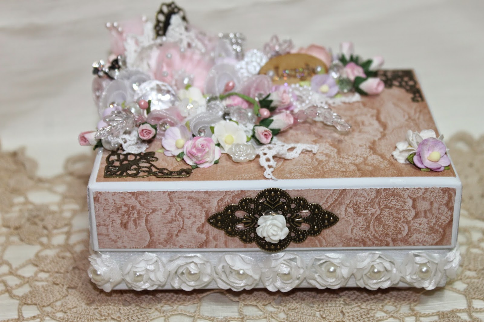 Donna's Whimsical Treasures : Friendship box