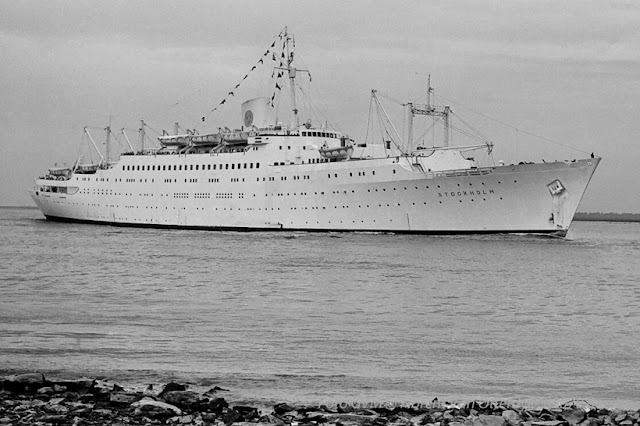 Cruiseschepen in Antwerpen: MS Astoria - Na 59 jaar terug in Antwerpen ...