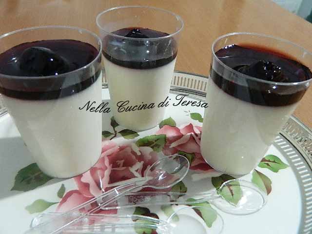 NELLA CUCINA DI TERESA: PANNA COTTA CON AMARENA