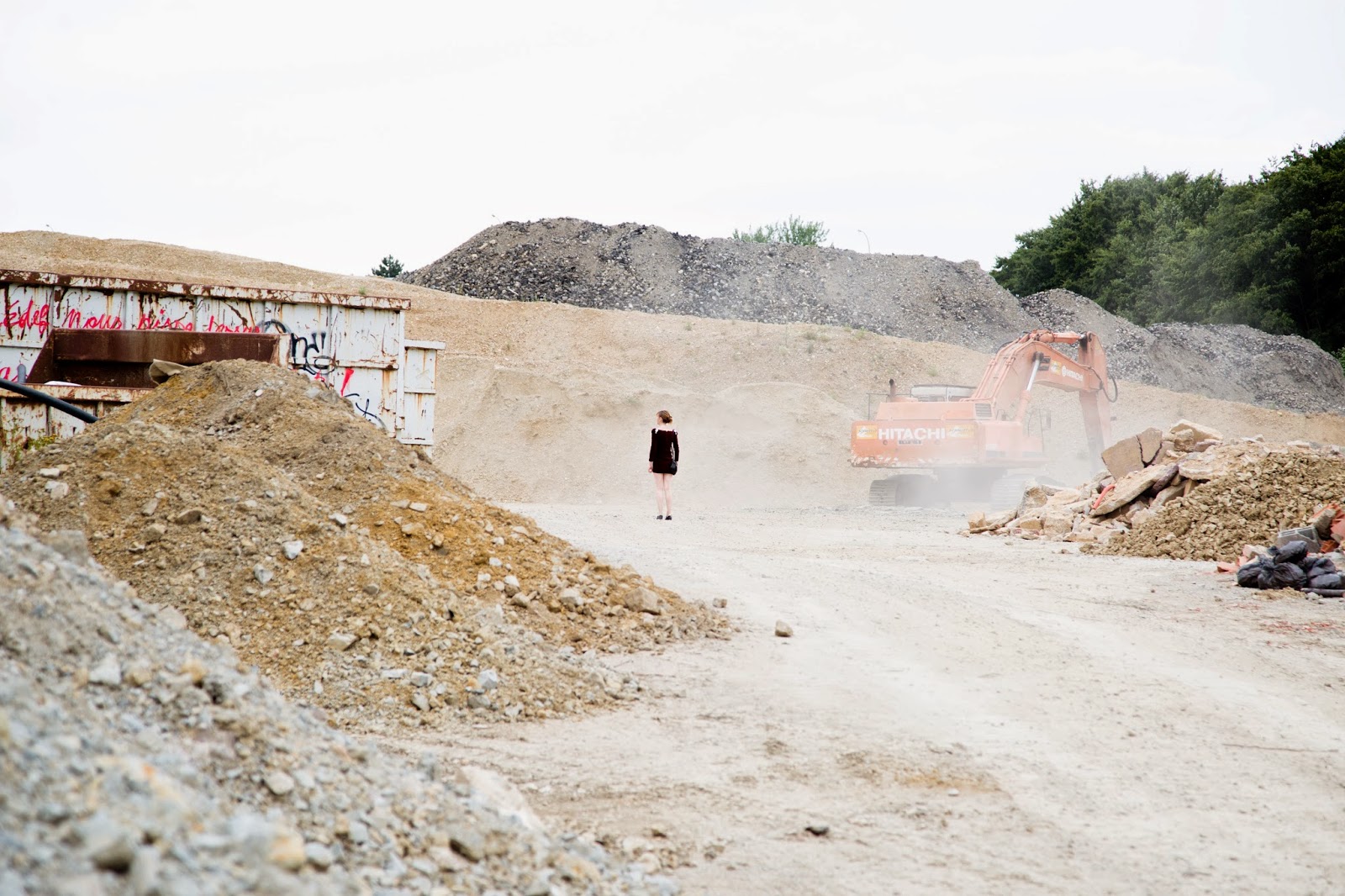 Elsa Amsallem scénographe metteure en scène : Terrain vague