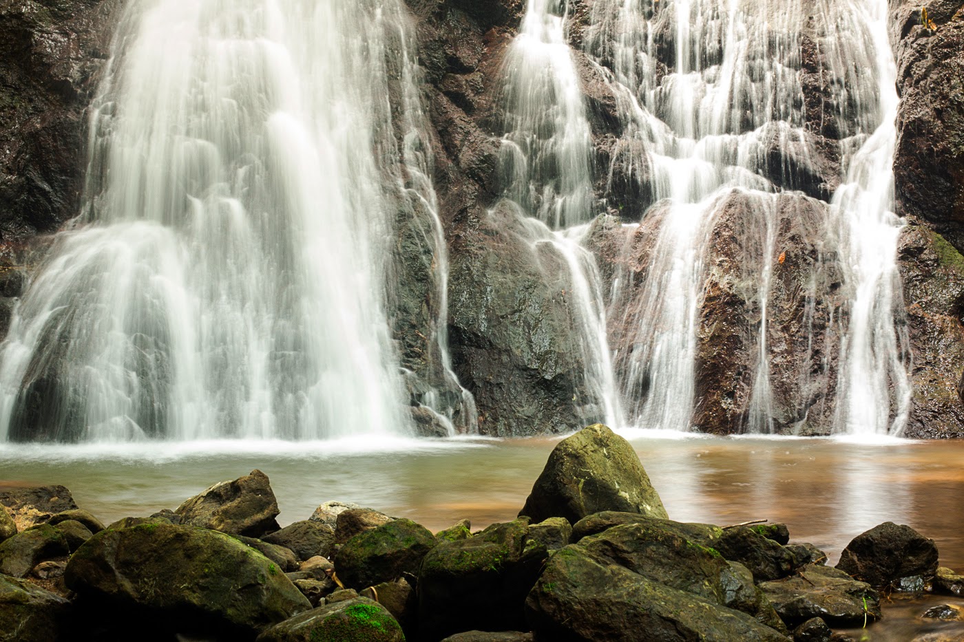 Costa Rica Invest: Waterfall in Naturewalk