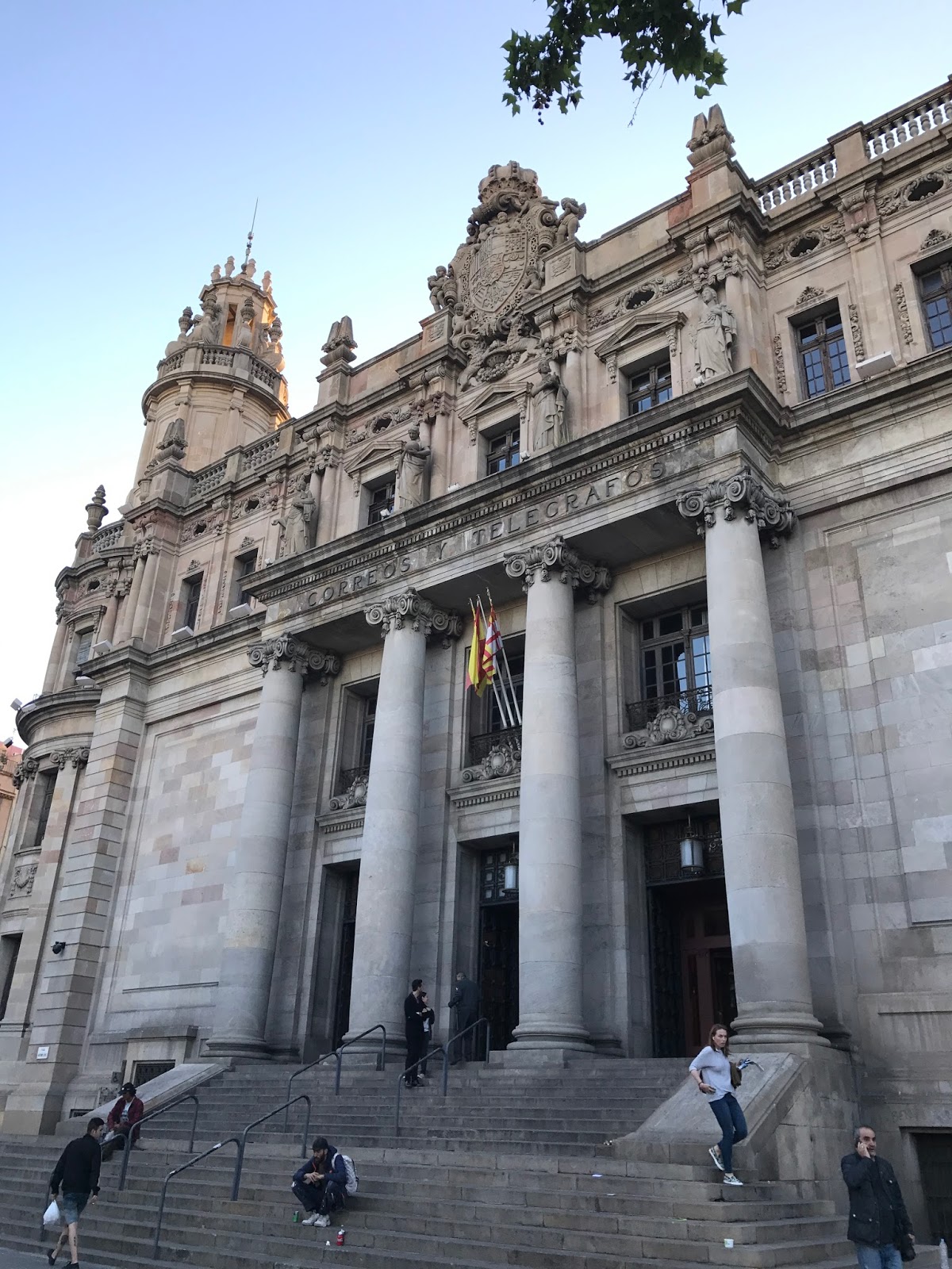 Exploring Barcelona's Gothic Quarter & Las Ramblas - COFFEE, CAKES ...