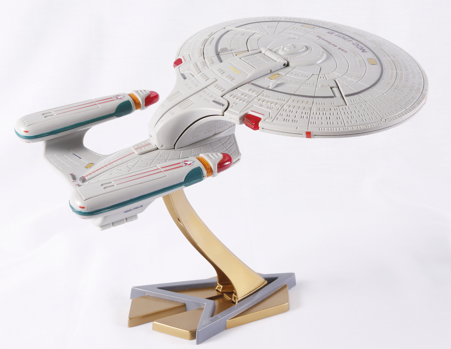 The Trek Collective: Triple Tri-nacelle Enterprise-D Review
