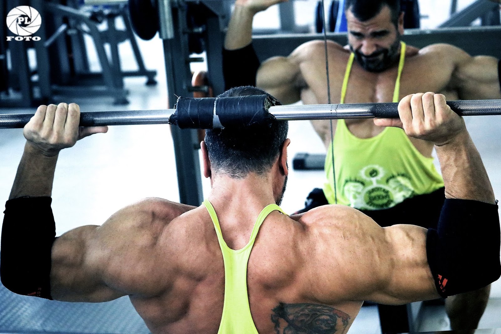 Muscle Lover: Spanish master bodybuilder Toni Lloret (2)