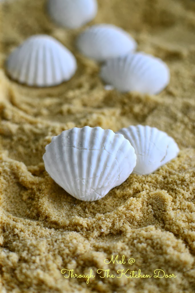 Through The Kitchen Door: Kuih Bangkit (Tapioca Cookies)
