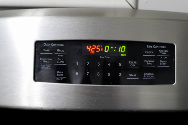 Chicken and Spinach Naan Bread Pizza Recipe - The Kitchen Wife