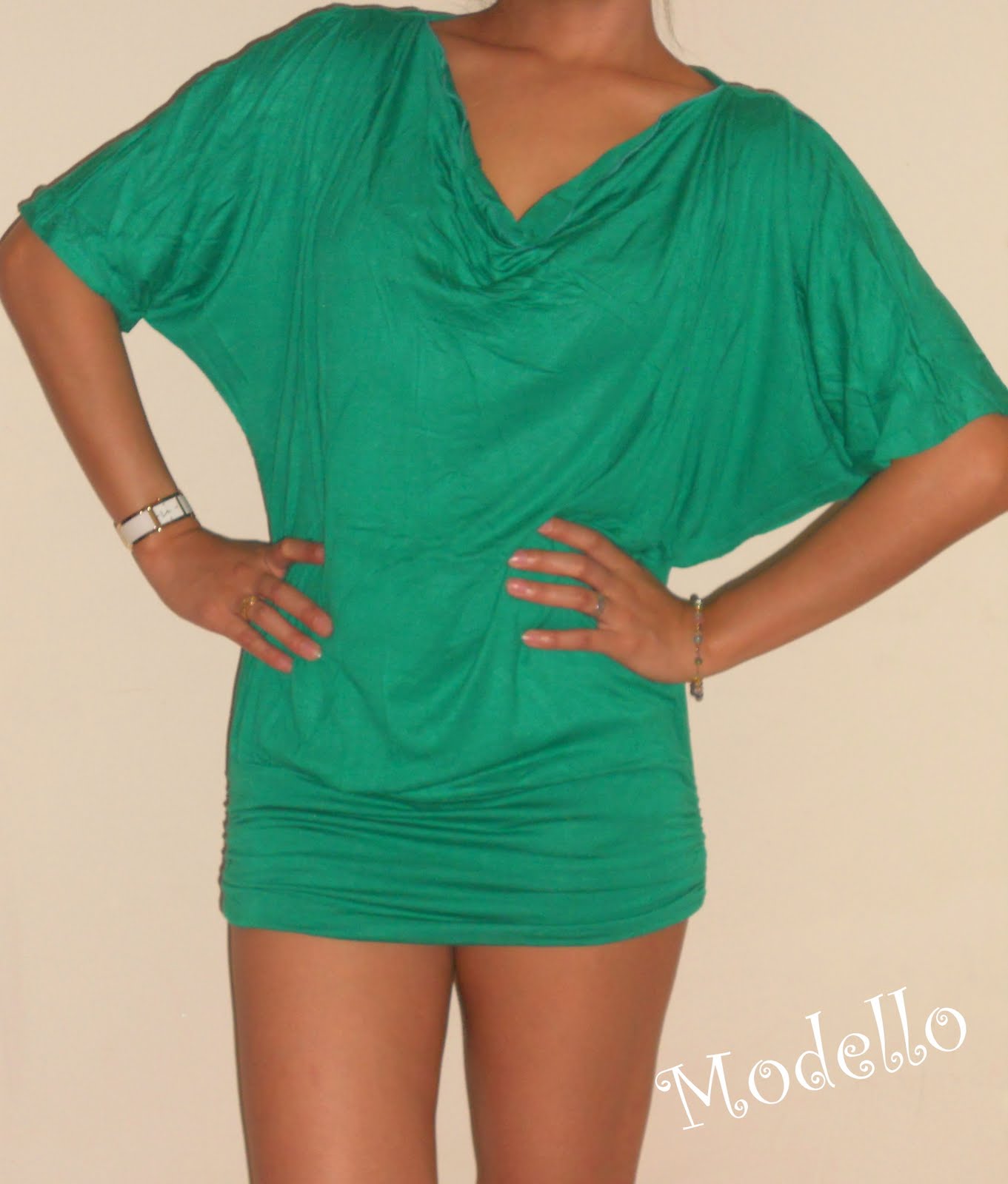 MODELLO: Slouchy batwing string top