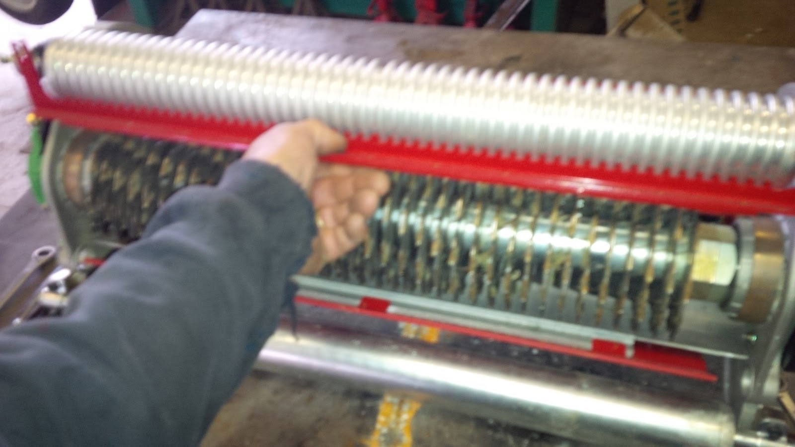 Bobs Shop: Comb/ scrapers for newer style Toro Verticutters