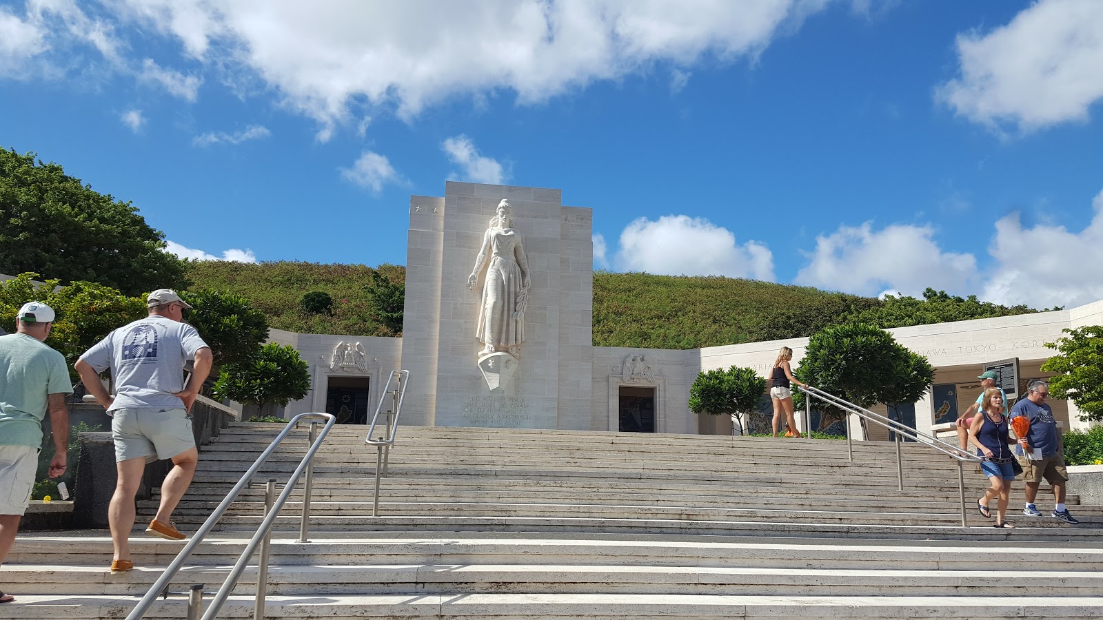 Helgeson's Hikes: National Military Cemetery of the Pacific @ Punchbowl ...