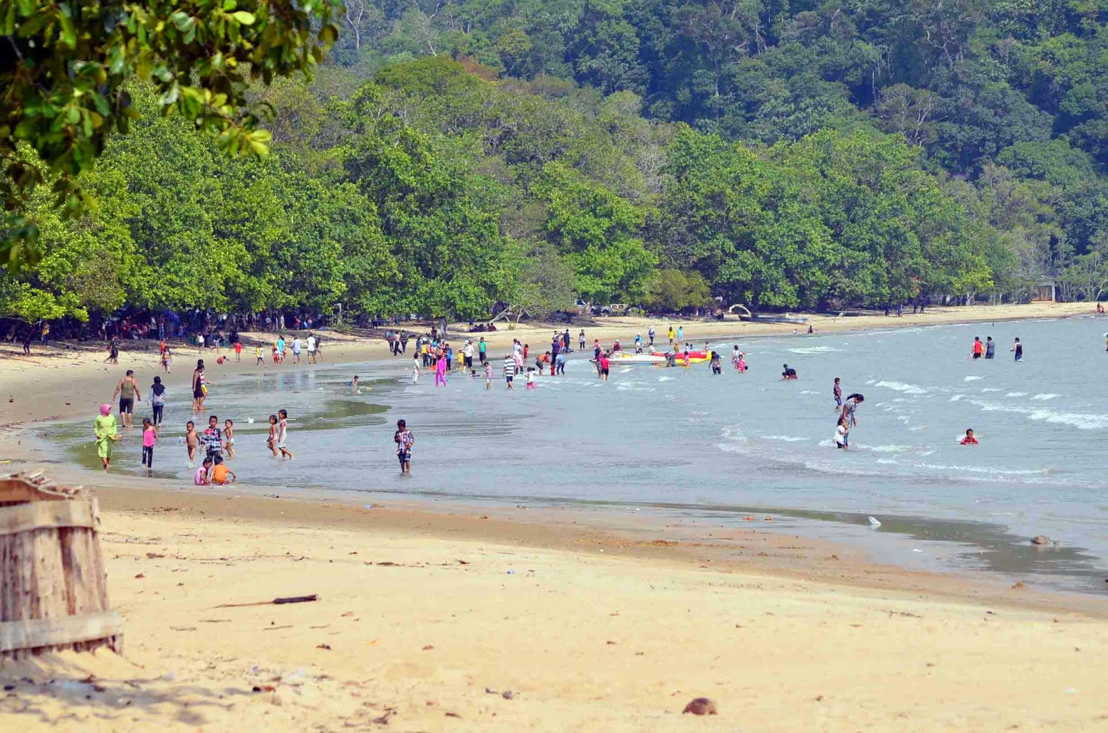Wisata Pantai Indah di Kota Ketapang KAL-BAR bersama Rental Mobil ...