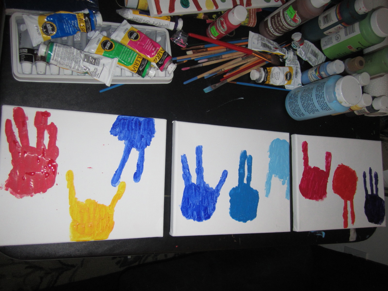 crafting my bliss: Hand Print Monsters!