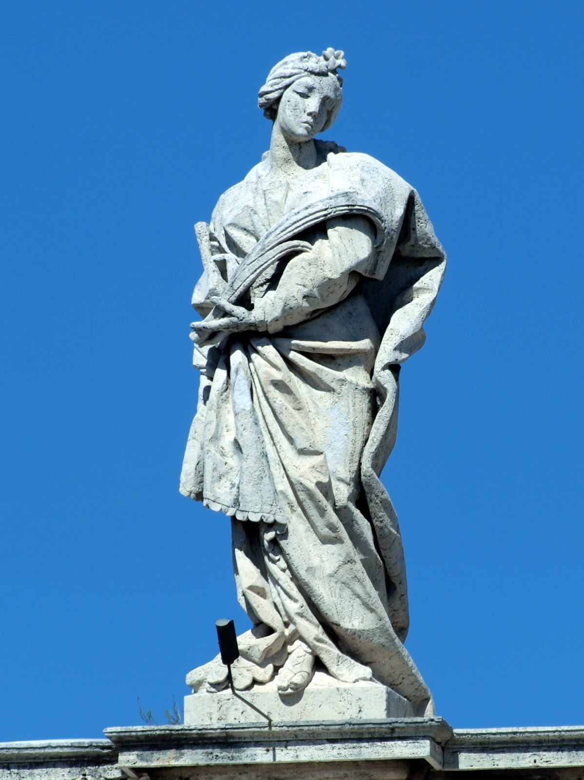 Santa Ursula y compañeras mártires: estatua