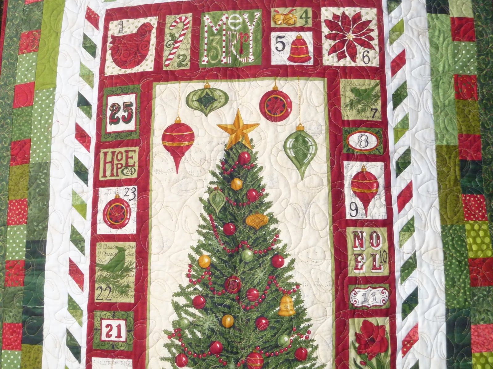 WHERE'S THE DUDE: Christmas Tree Panel Quilt Finisih