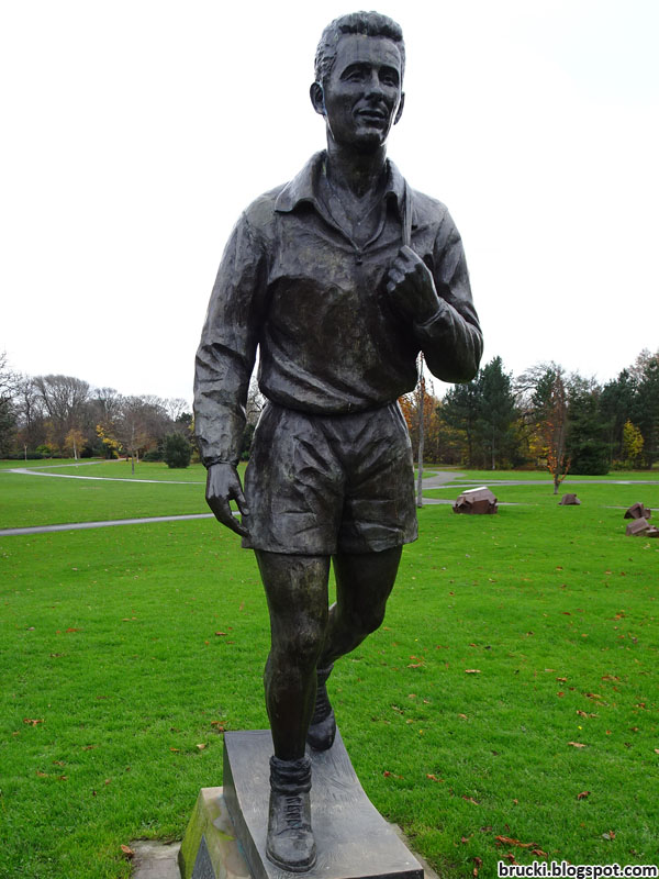 Fußball, Soccer, Calcio & Co.: Brian Clough Statue, Middlesbrough
