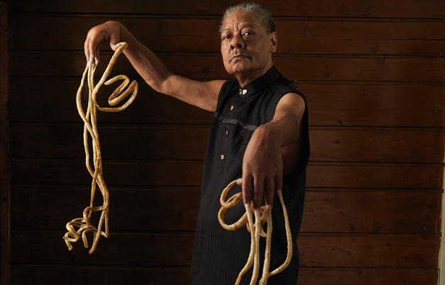 Longest Fingernails Male Ever ~ world's Record