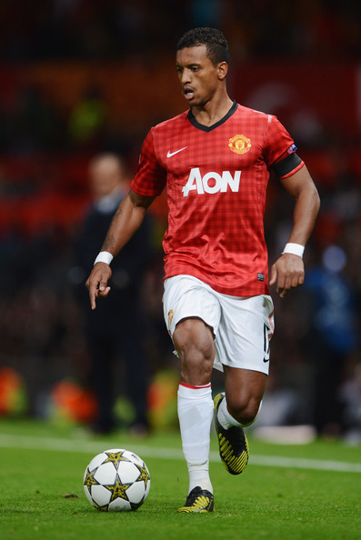 Manchester United Footballers: Luis Nani signs a new contract