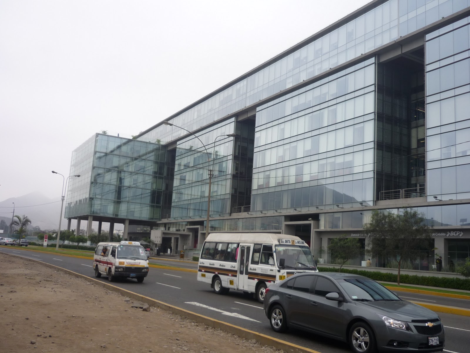 Introducción a la Arquitectura: Centro Empresarial Cronos