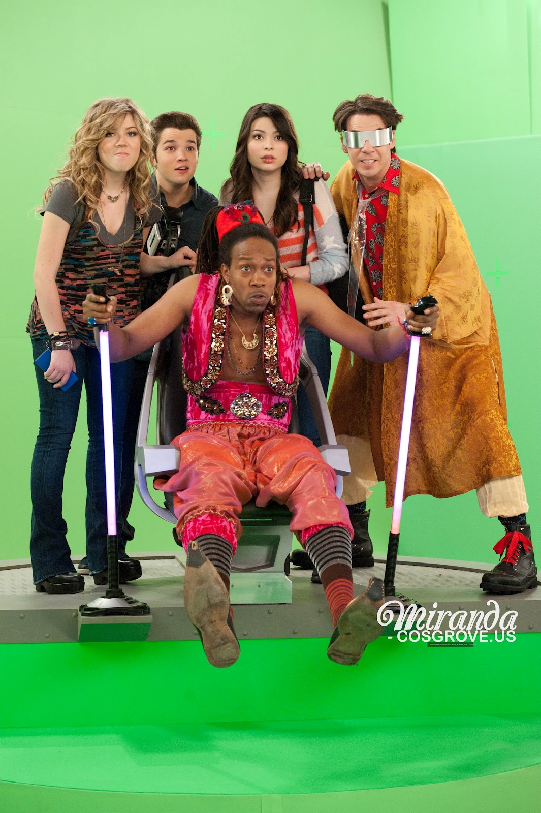 iApril Fools Stills ~ Globo Nick | Victorious | iCarly and More