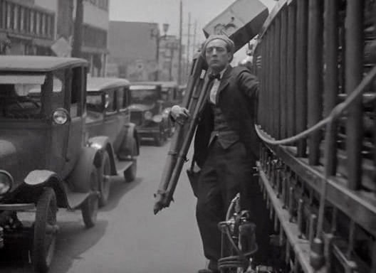 ithankyou: Buster Keaton in The Cameraman (1928)
