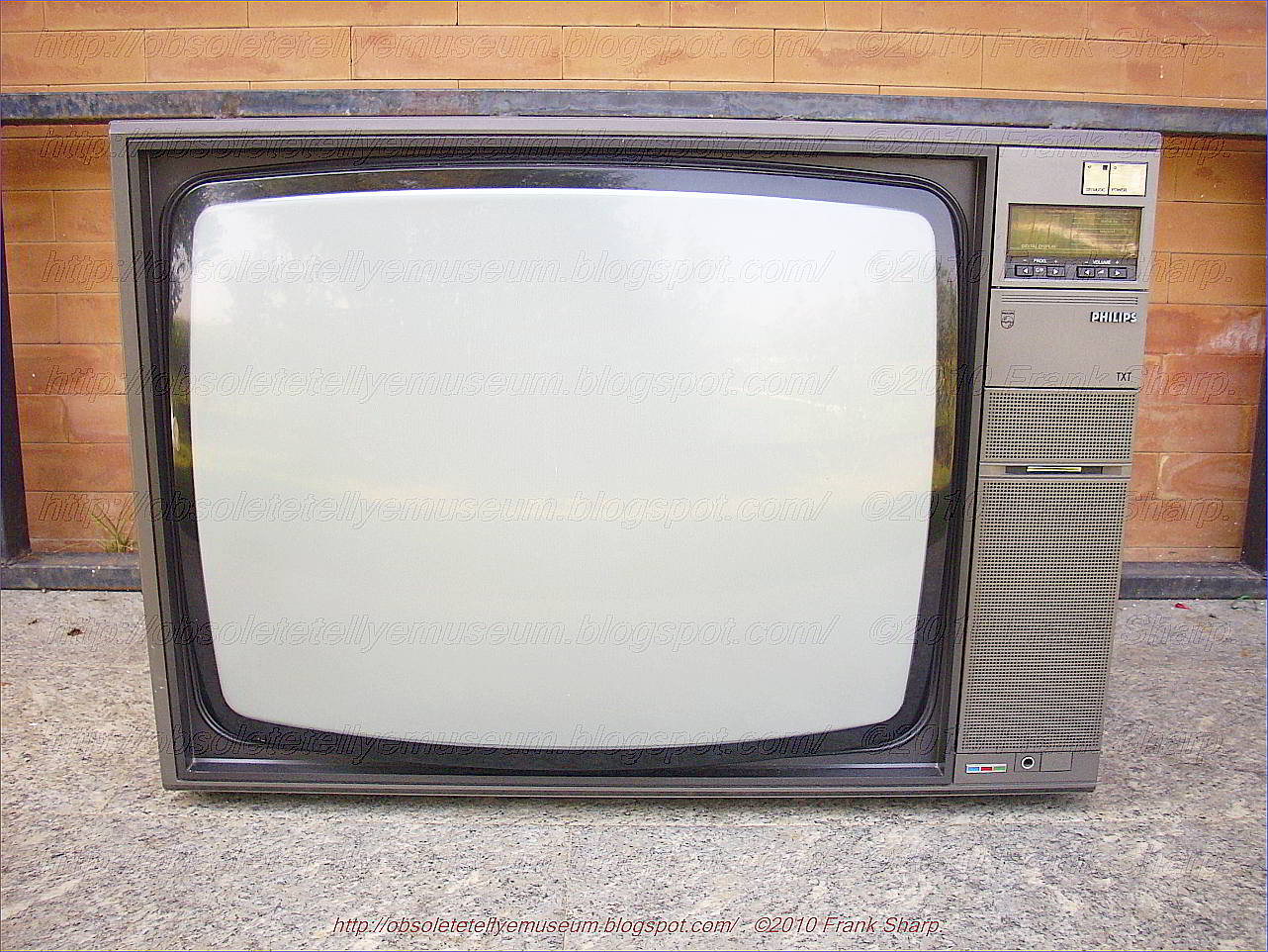 Obsolete Technology Tellye !: PHILIPS 26CS5280 /01Z TXT VERONESE YEAR 1985.