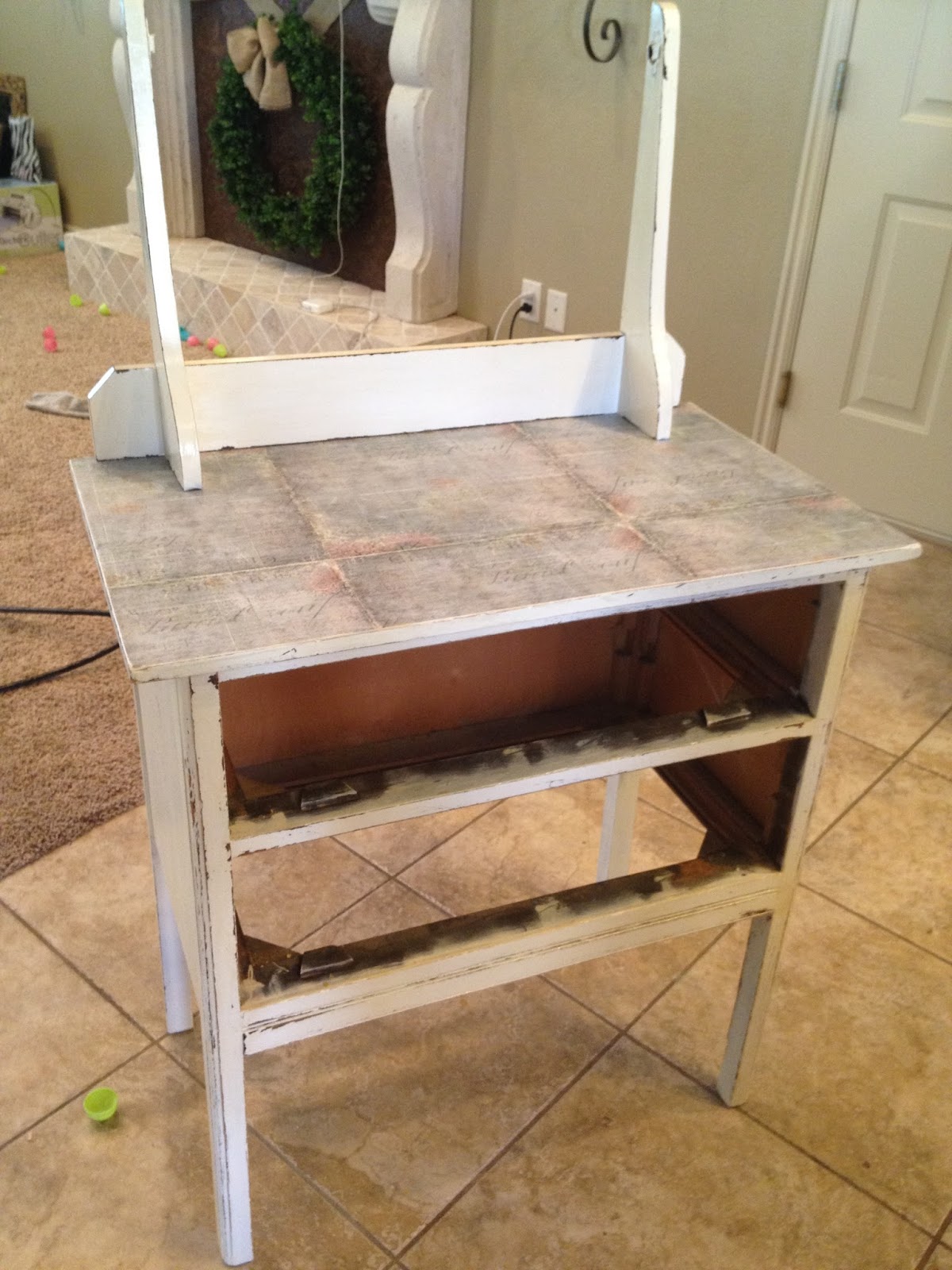 Garage Sales R Us: Mod Podge Antique Vanity