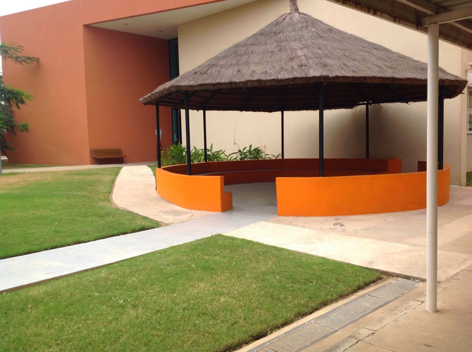 Os 5 em Angola: LIS - Luanda International School