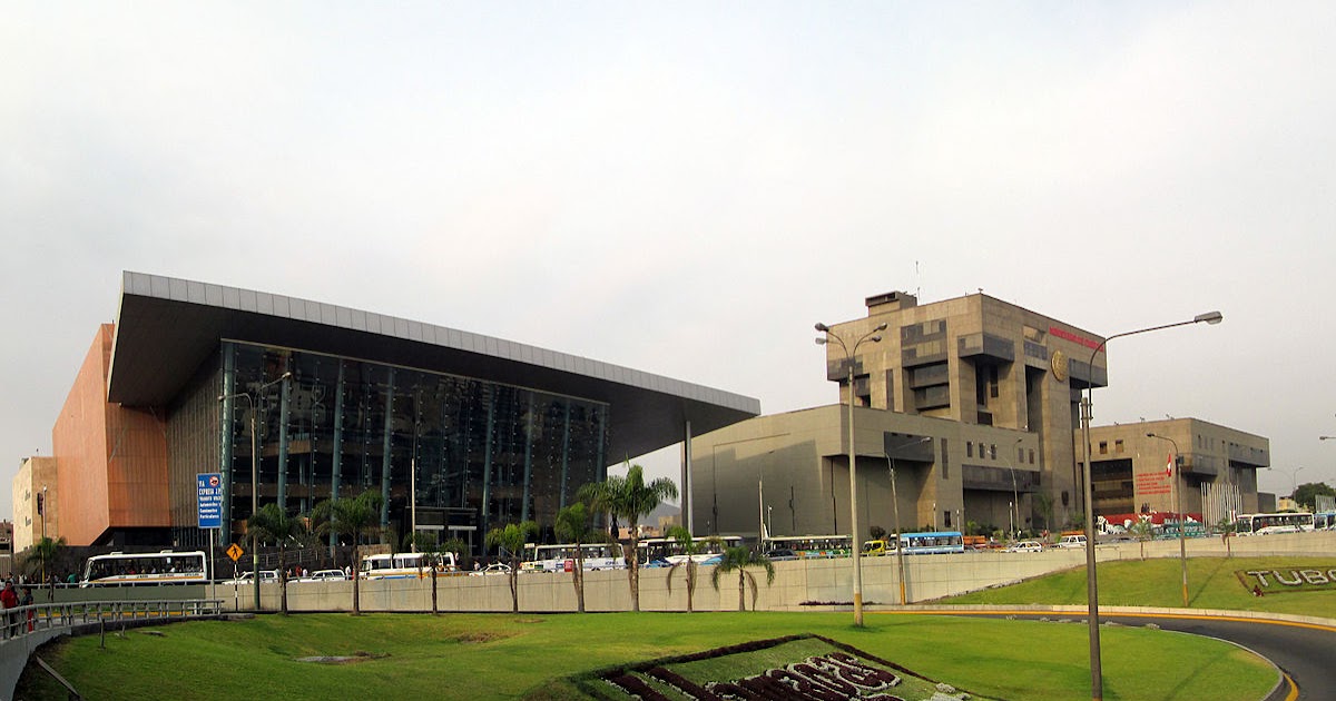 Divagaciones y Arquitectura: El gran Teatro Nacional (André Velásquez)