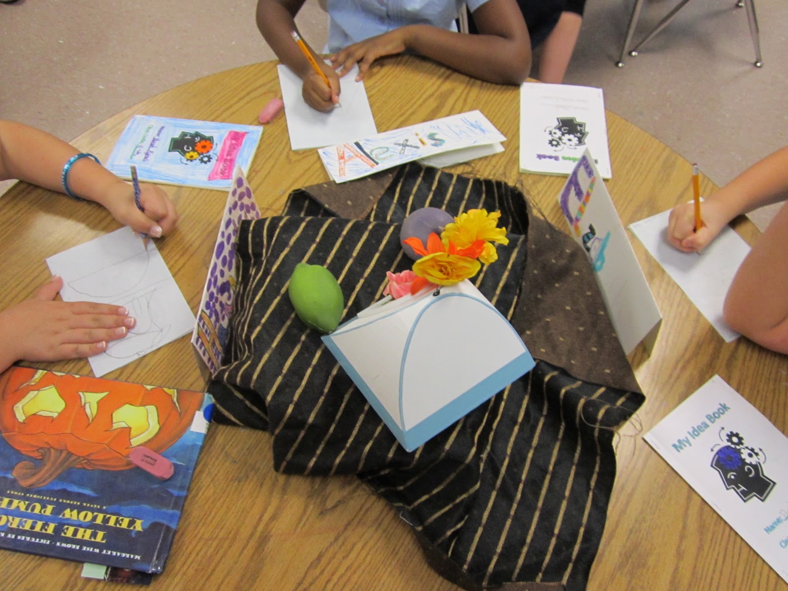 ChumleyScobey Art Room: 4th Grade Fall Still-Life