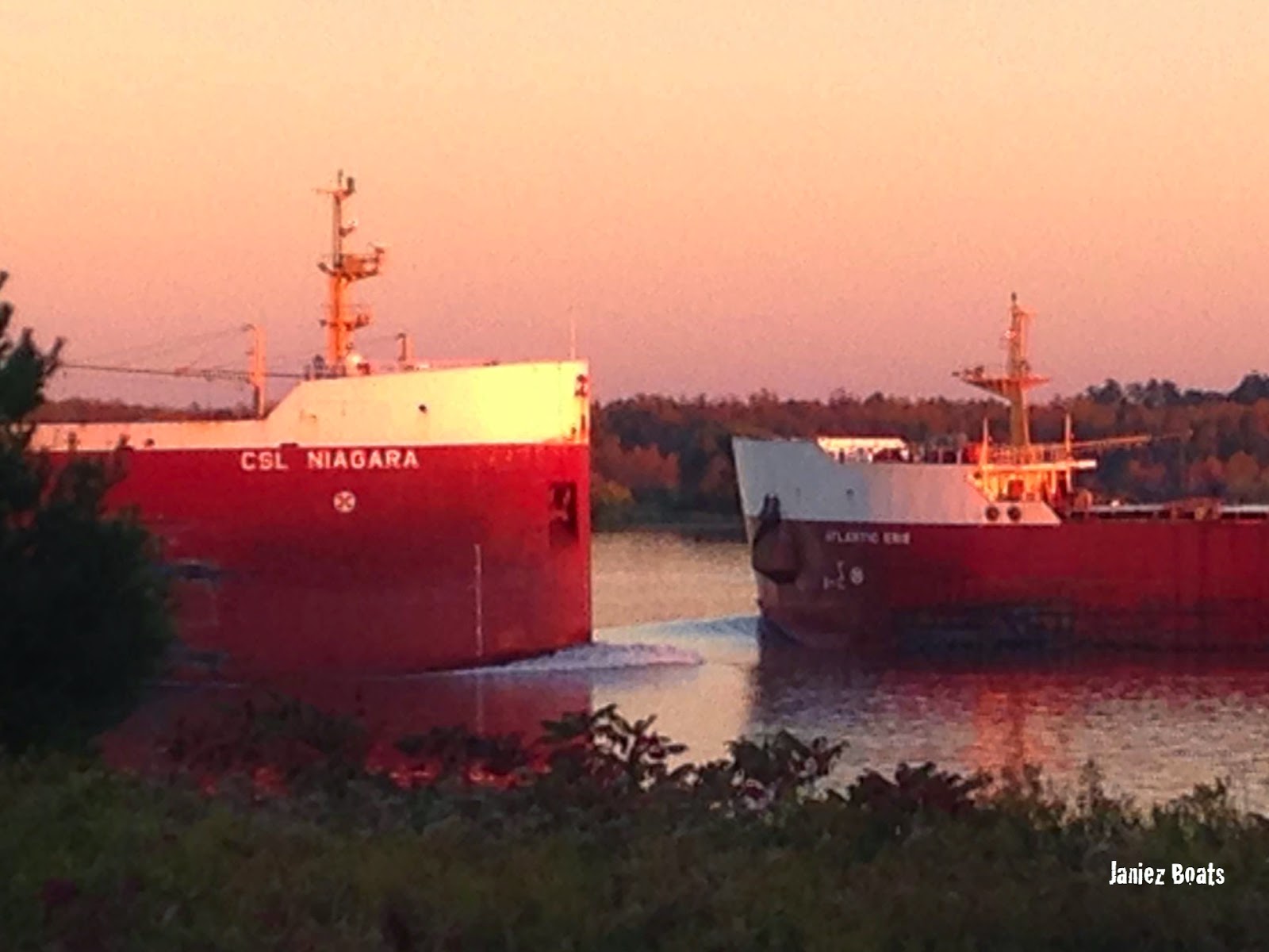 Carlz Boats: Duelling Self Unloaders ATLANTIC ERIE & CSL NIAGARA