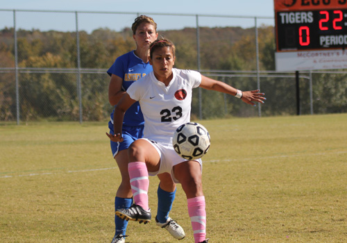 SOCCER SKILLS AND TRAINING: Trapping a Soccer Ball