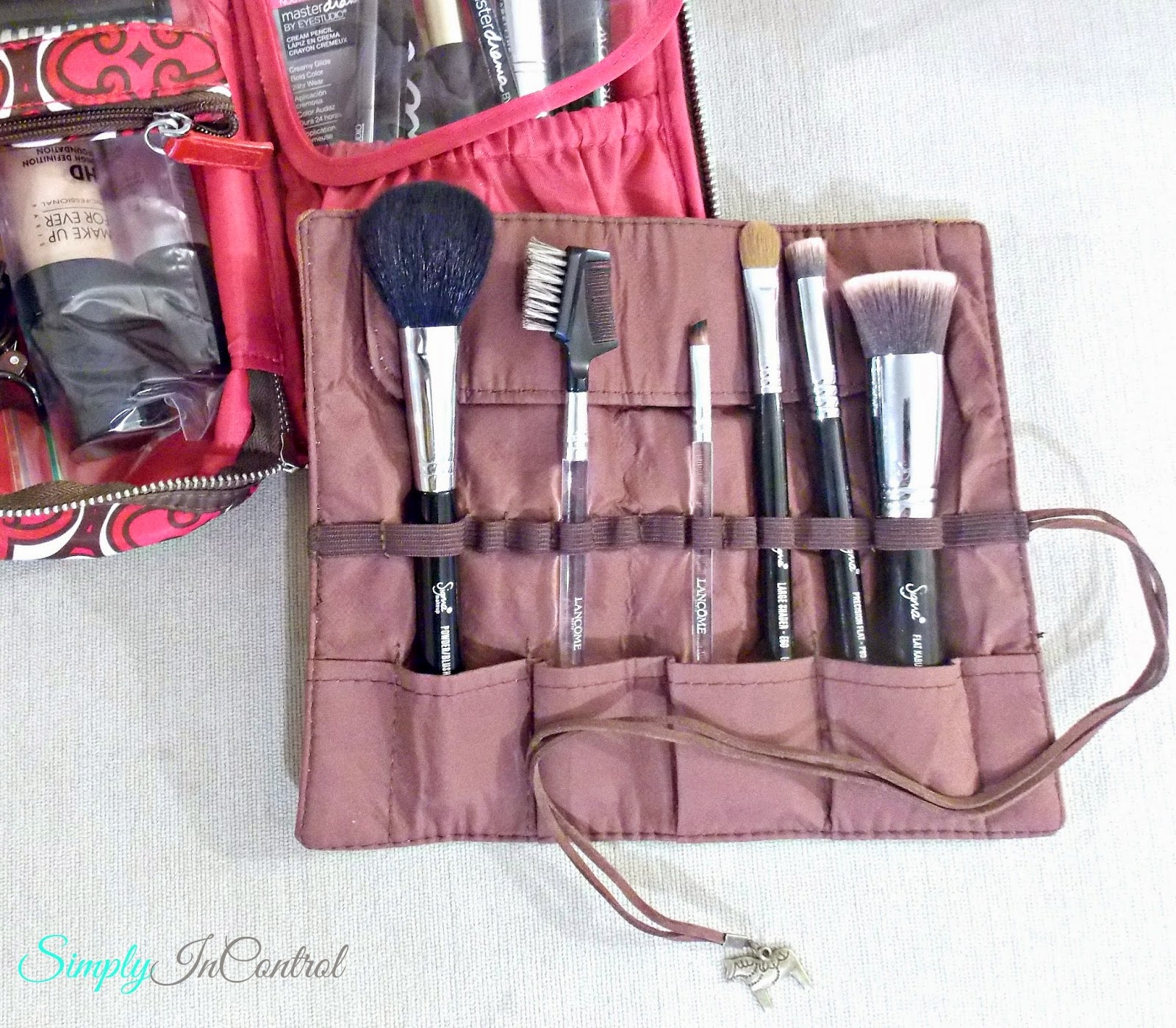 Simply in Control: Different Ways of Using Roll Up Canvas Pen Bags