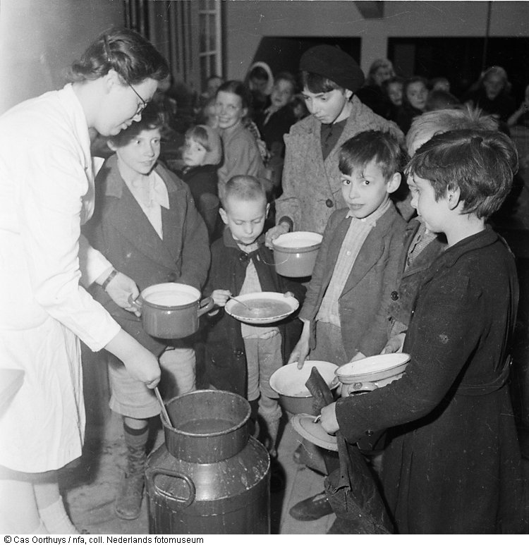 World 1900 - 1950: Dutch famine of 1944-1945 ( known as the Hongerwinter)