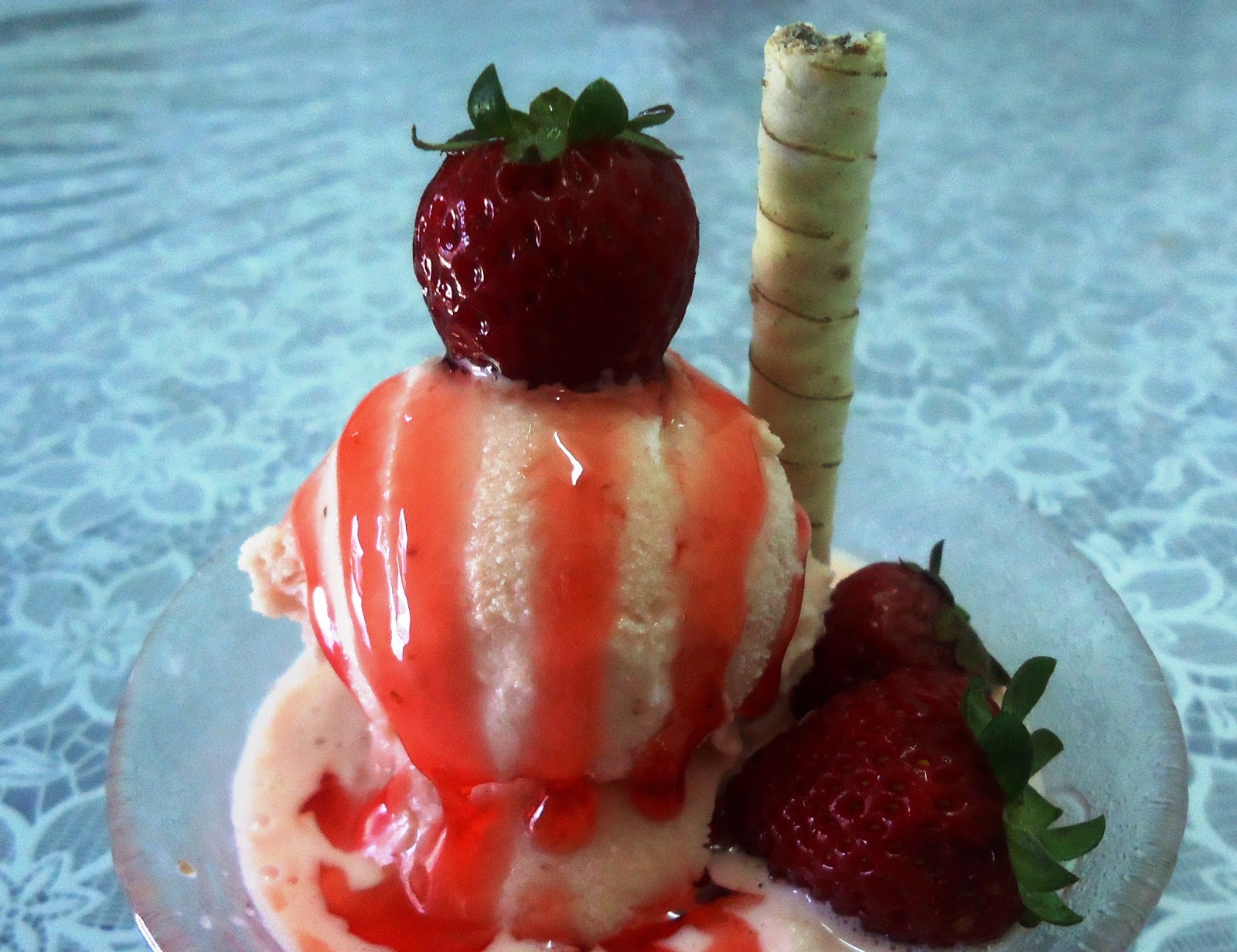 Strawberry Ice Cream - Mely's kitchen