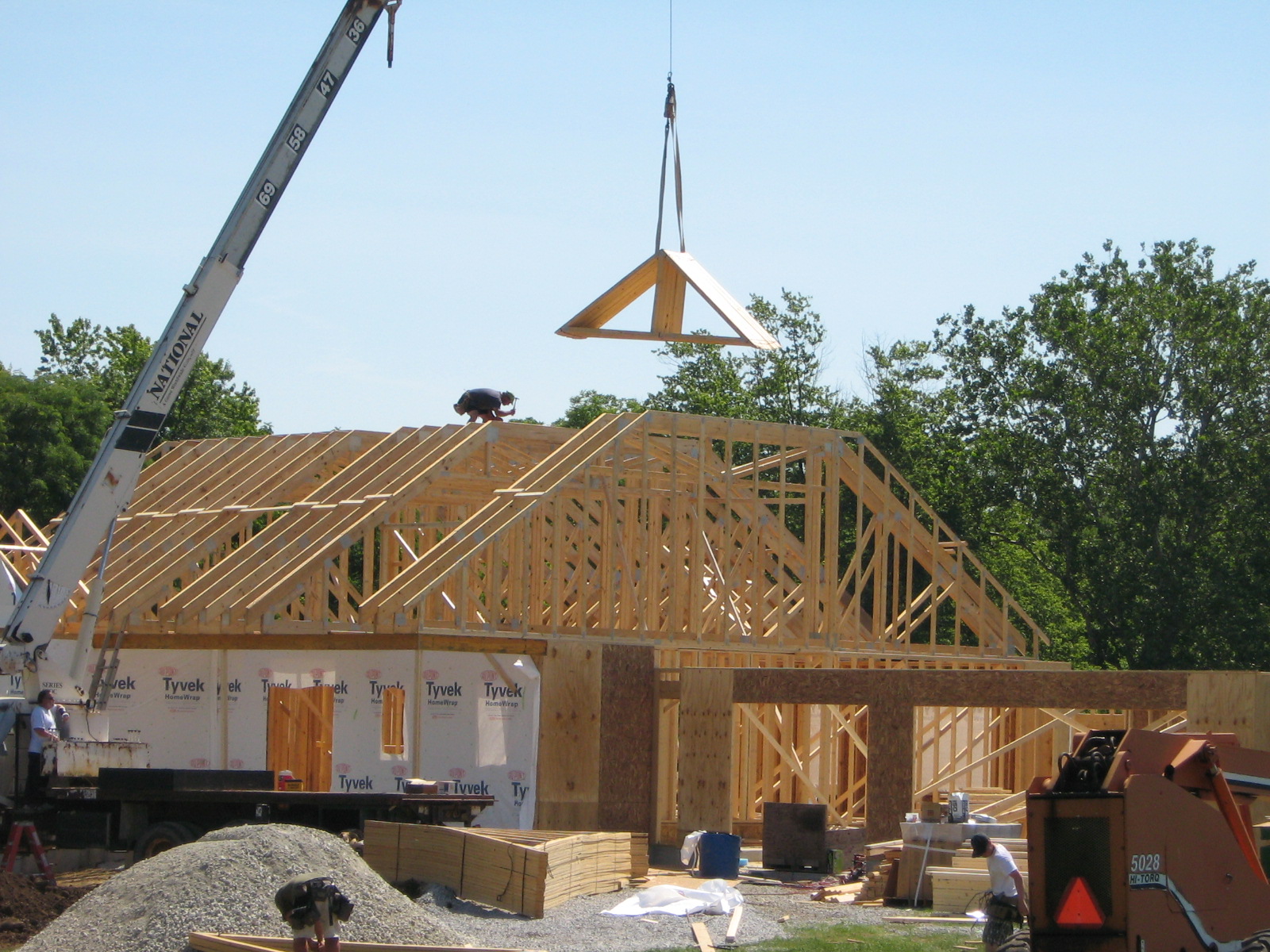 Daily Life at Quiet Thyme Farm: Setting Trusses