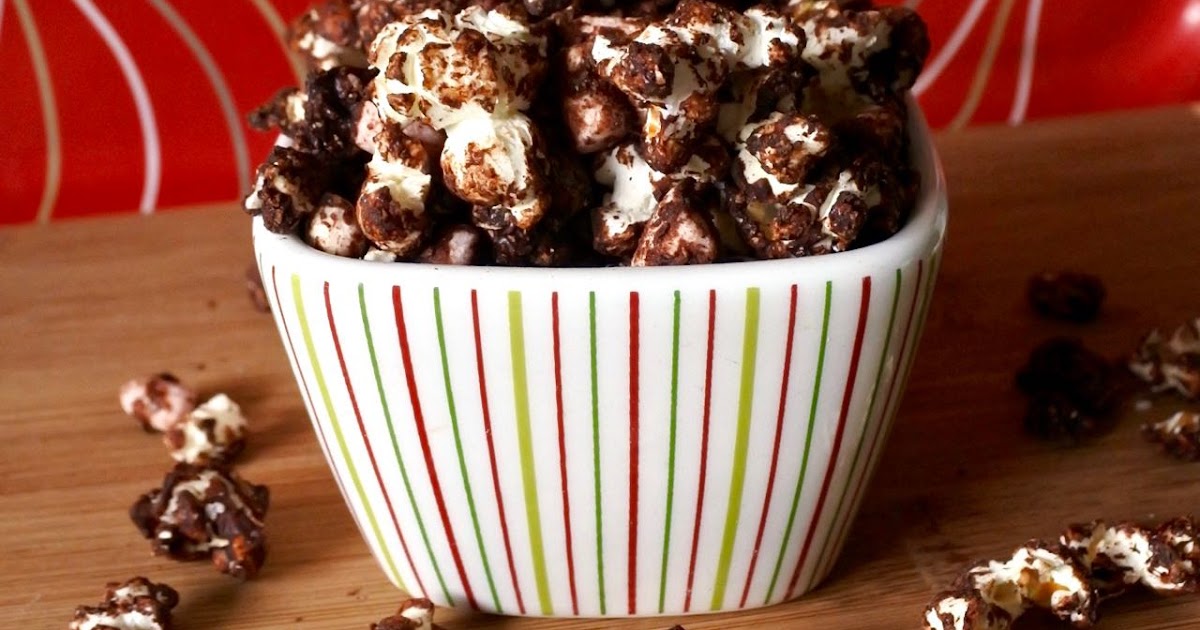 Green Gourmet Giraffe: Chocolate popcorn with marshmallow and coconut