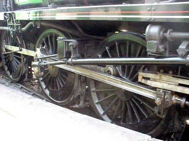 Steam Memories: Caprotti and Walschaerts Std class 5 and 4 comparison