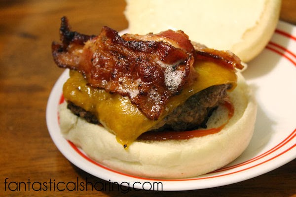 Fantastical Sharing of Recipes: Maple Bacon Burgers