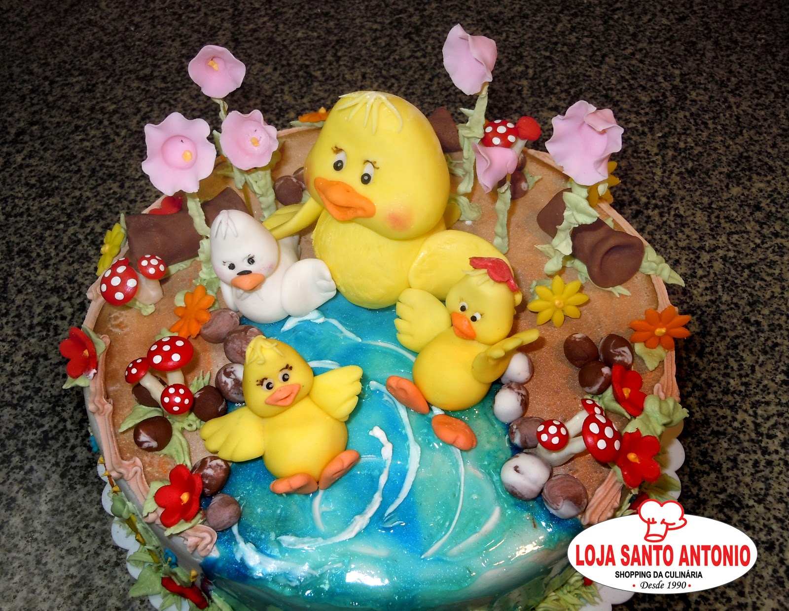 Loja Santo Antonio: Bolo com cenário de Pasta Americana: O Patinho Feio!