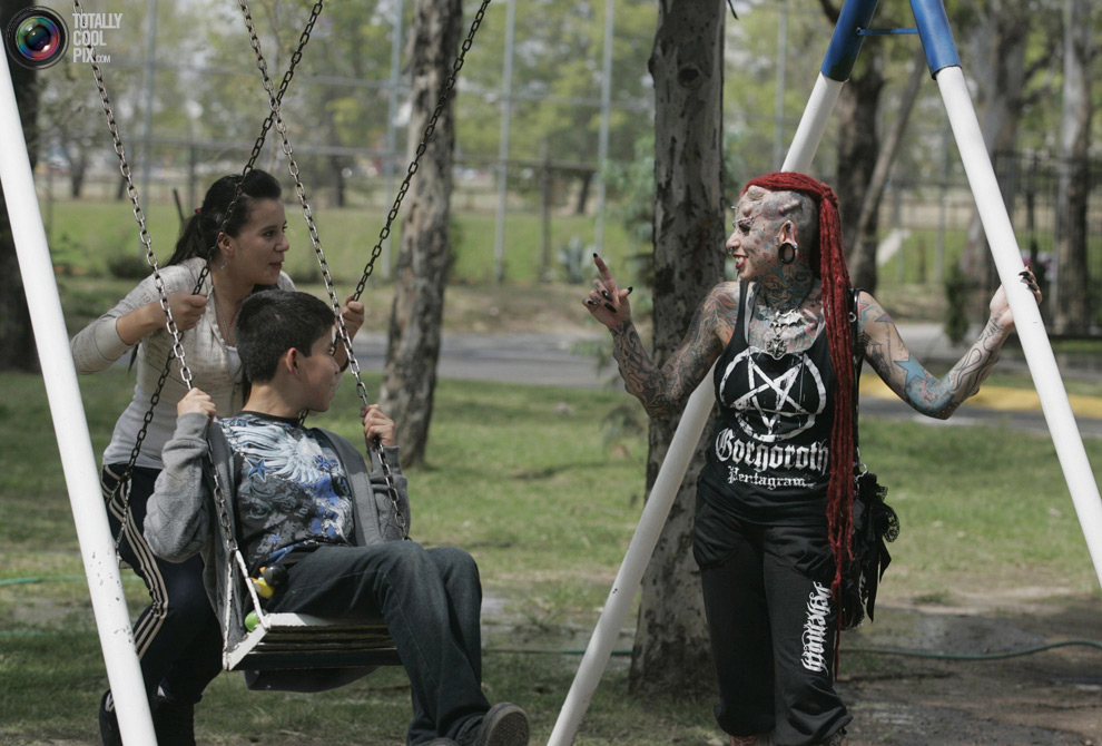 mdolla: Maria Jose Cristerna is Vampire Woman (38 Pics)