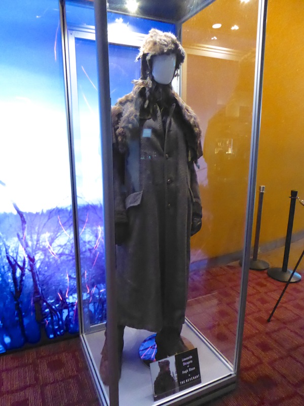 Hollywood Movie Costumes and Props: Tom Hardy and Leonardo DiCaprio ...