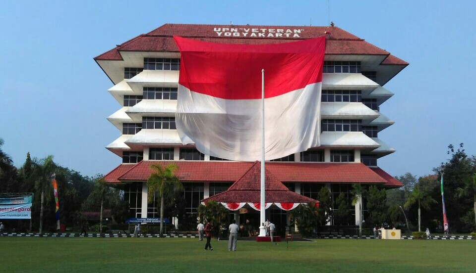 FOTO : Mapala Upn Jogja, Kibarkan Bendera Indonesia berukuran Raksasa ...