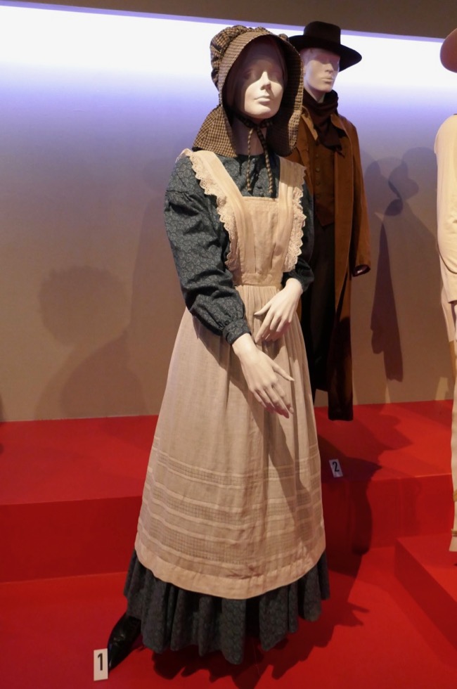 Hollywood Movie Costumes and Props: Oscar-nominated film costumes from ...