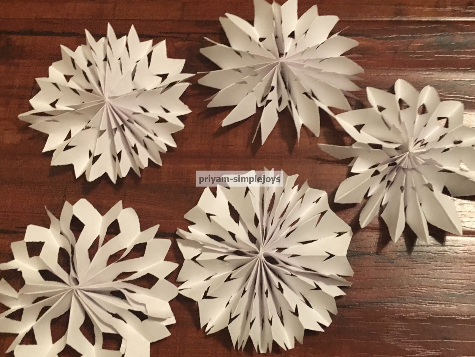 SimpleJoys: Easy Paper Medallion