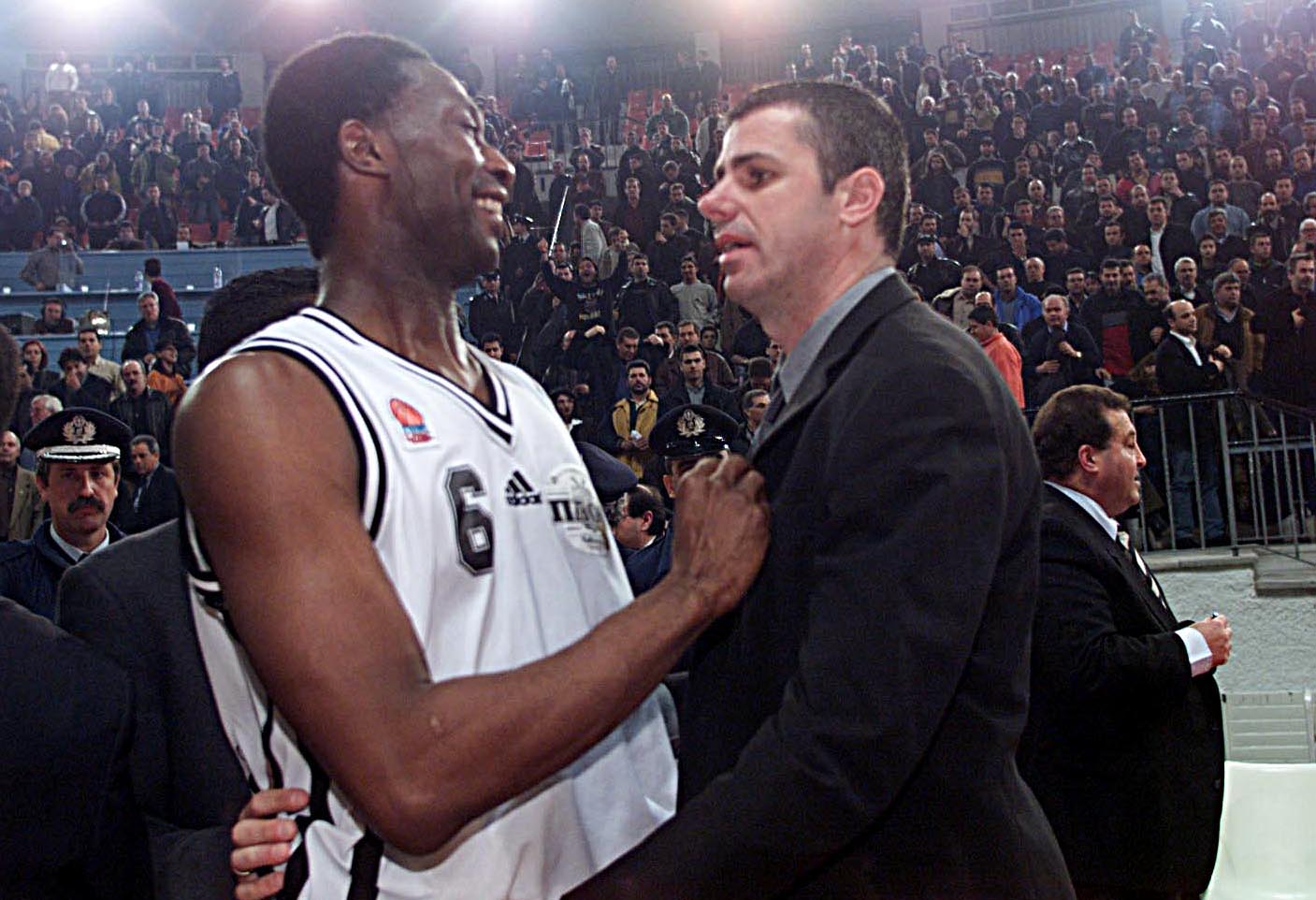 Historias sobre el baloncesto griego.: Jugadores que han vestido varias ...